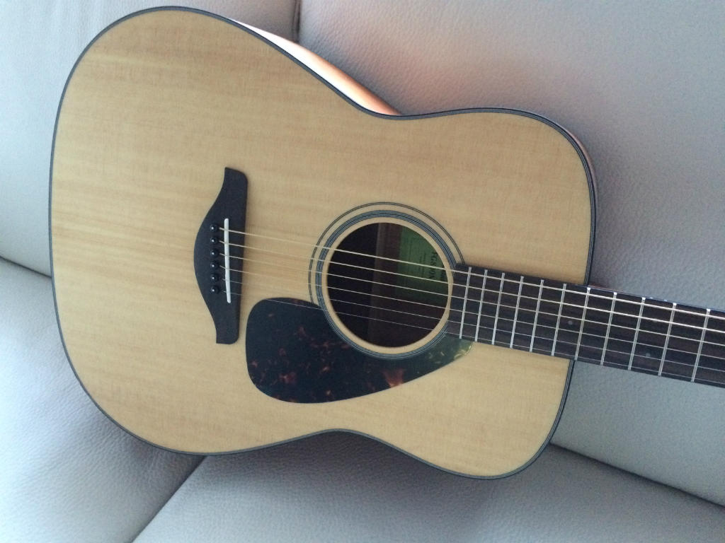 Yamaha FG 800 - la qualité dès l'entrée de gamme - Blogue Best Buy