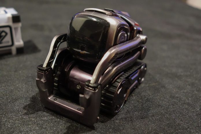 Le robot Cozmo d'Anki est aussi adorable qu'intelligent