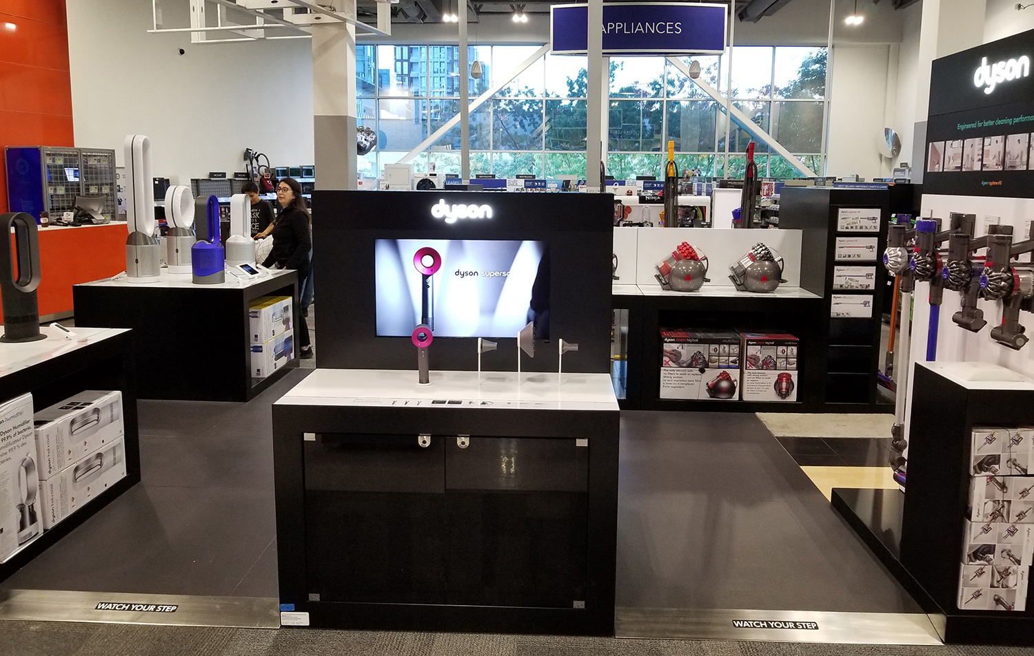 Annonce de la grande ouverture de deux magasins Dyson chez Best Buy ...