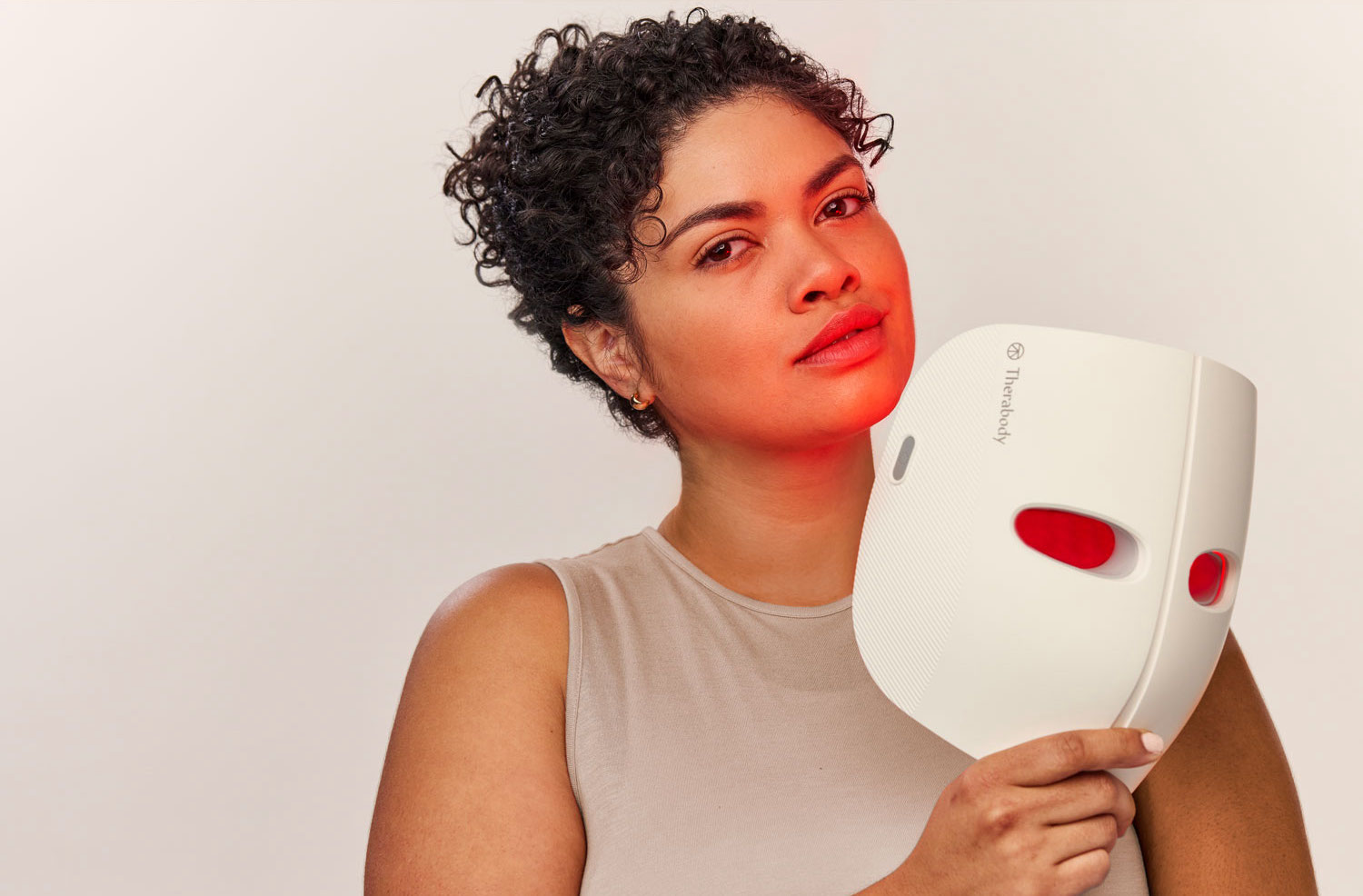 Masques pour le visage à DEL : comment la luminothérapie aide-t-elle la ...